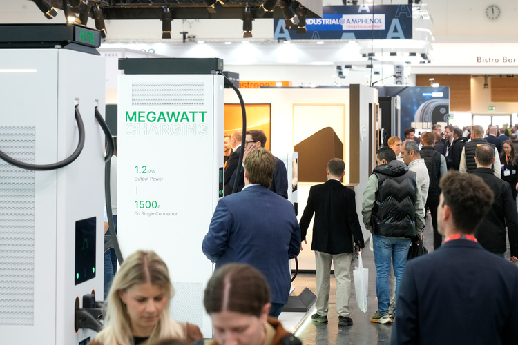 Megawatt Charging: Fast Charging for Heavy Commercial Vehicles